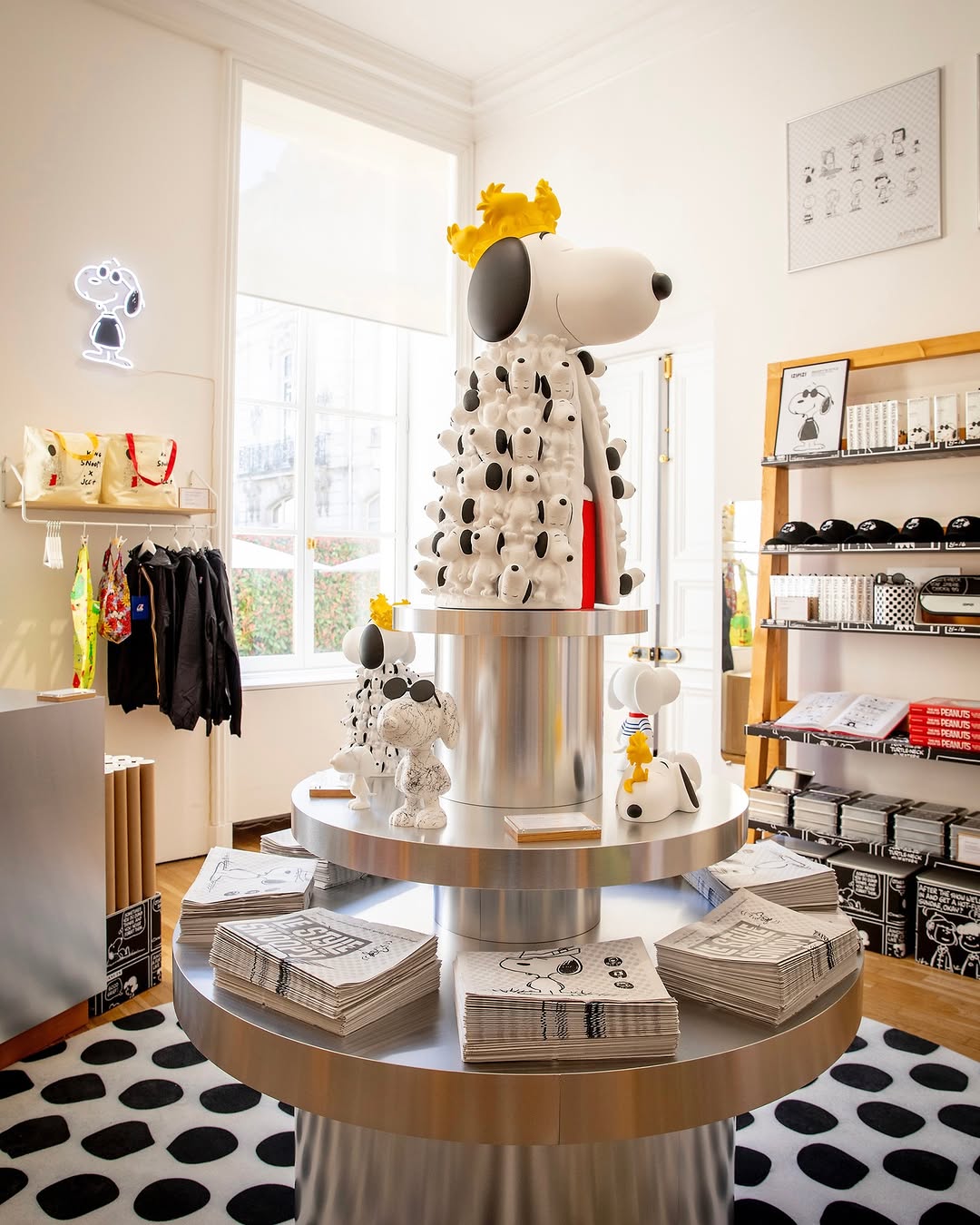 Snoopy in Style: a fashionable tribute to 75 years of Peanuts - hube ...