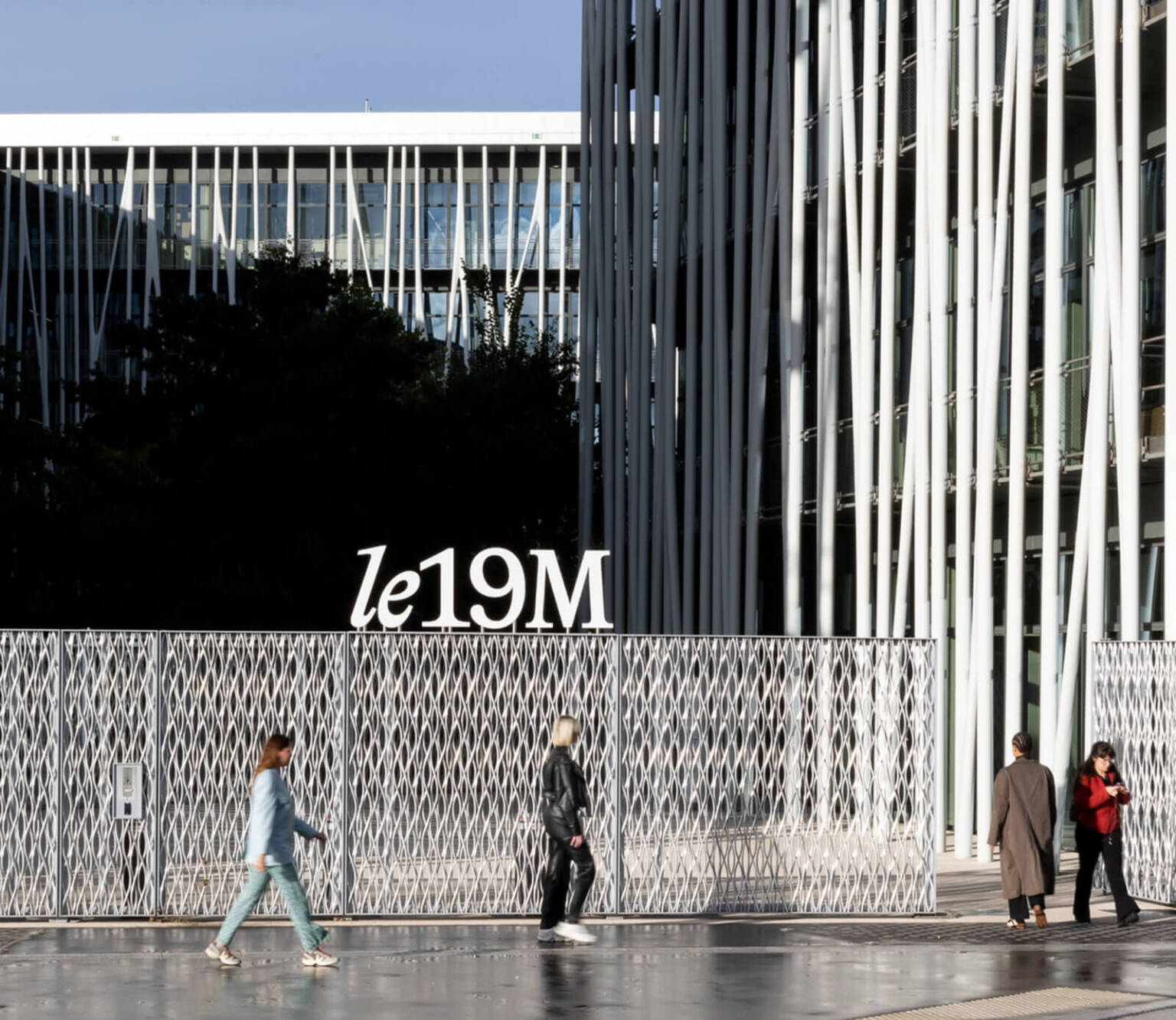 La Galerie du 19M Tokyo: a poetic celebration of Chanel Métiers d'art ...